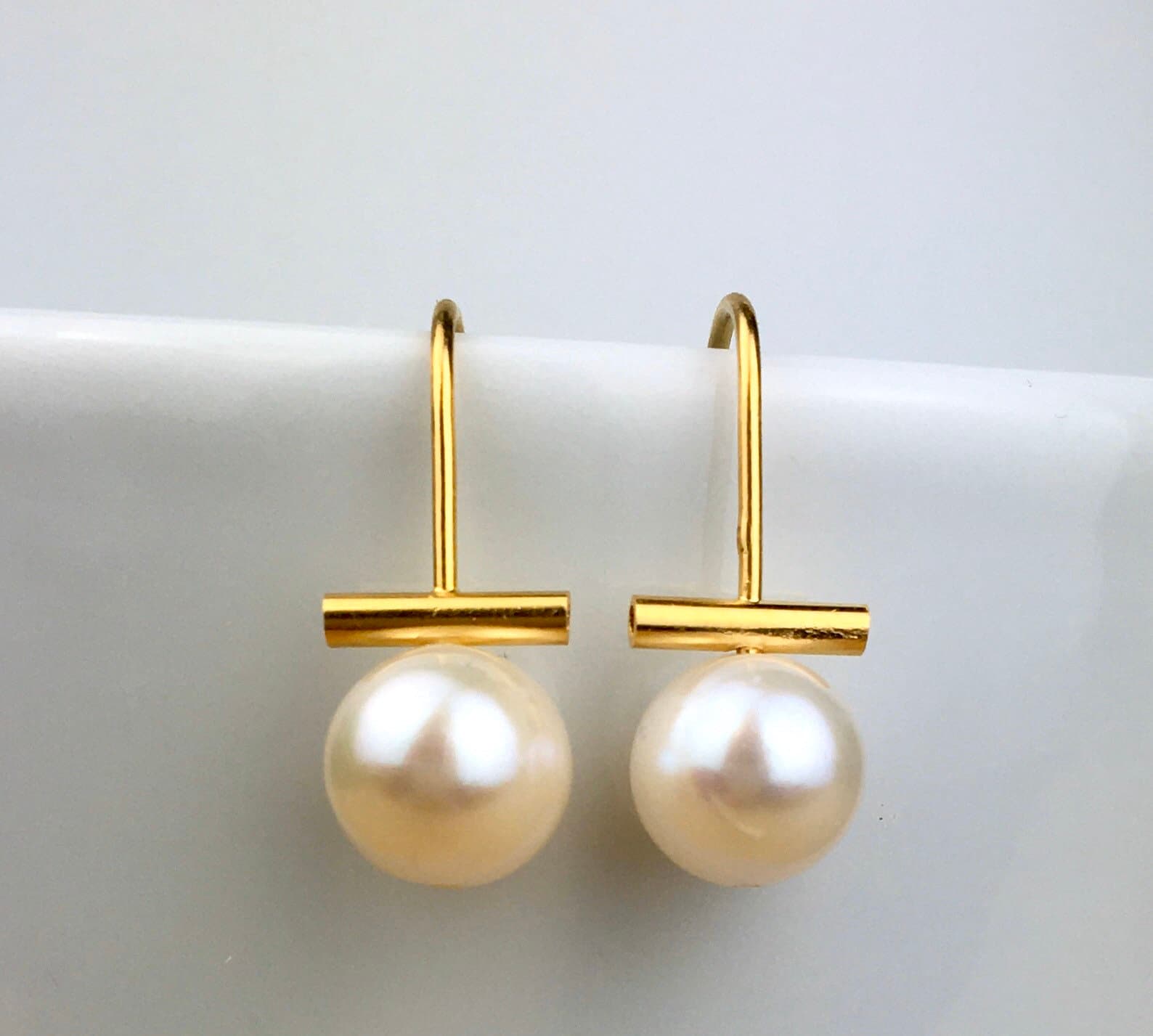 Freshwater pearl earring. Pearls on a wire of 14k gold. Dangle | Etsy