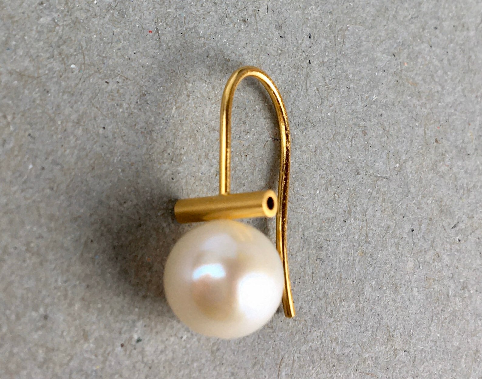 Freshwater Pearl Earring. Pearls on a Wire of 14k Gold. Dangle Earrings ...