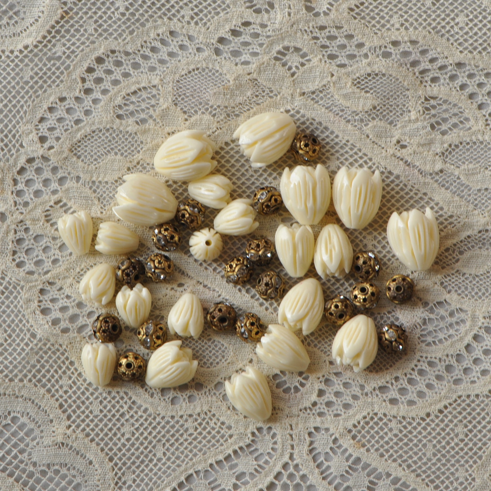 3 Sizes 10 Pieces Resin Beads Faux Ivory or Bone Faux Hand Carved ...