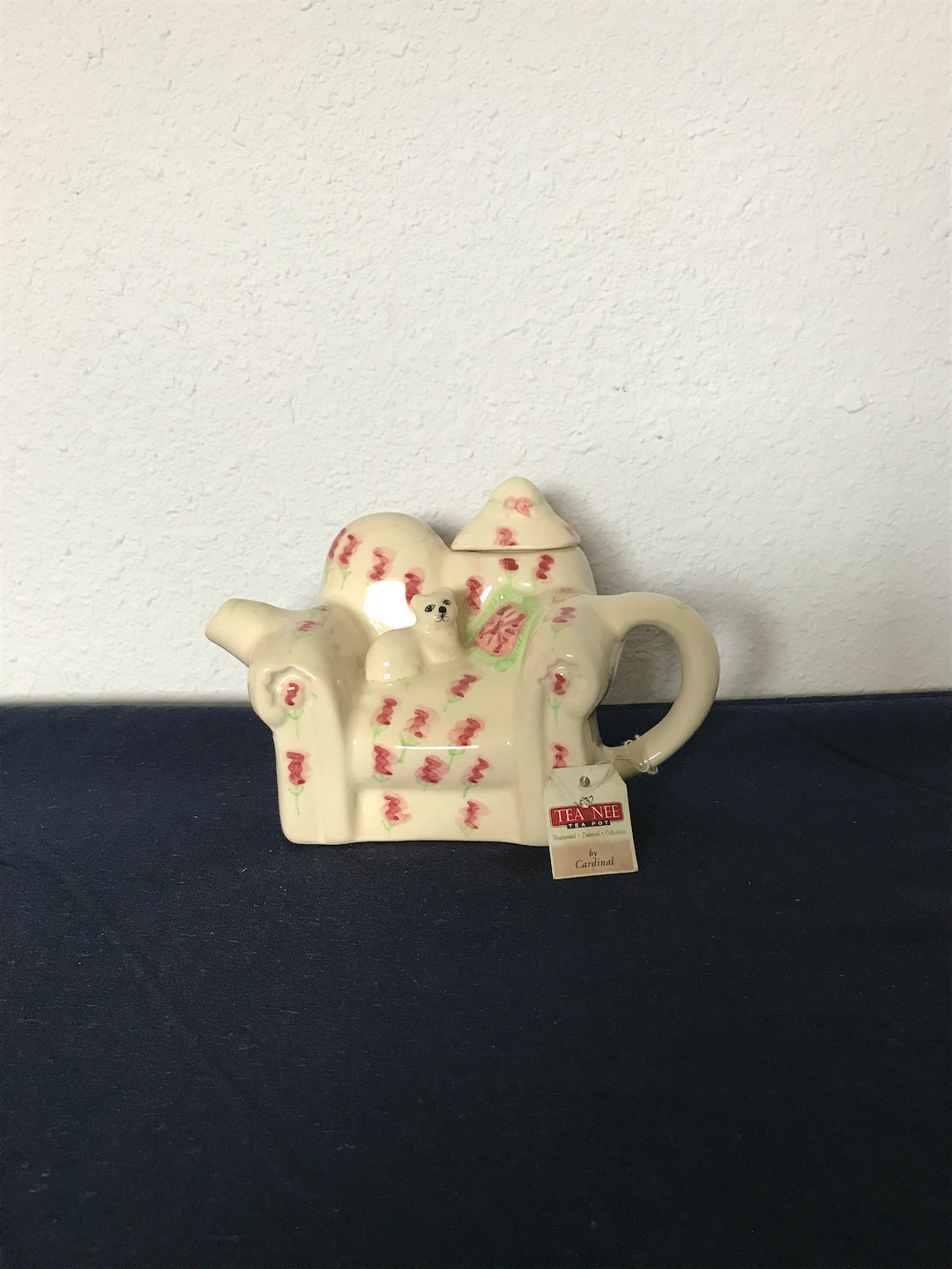 Tee Nee Teapot, by Cardinal Inc. Cozy Couch With Cat - Etsy