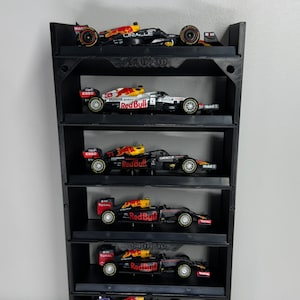 V2 6 Car Tilted Bburago 1:43 1/43 F1 Formula 1 Race Car Display Stand W ...