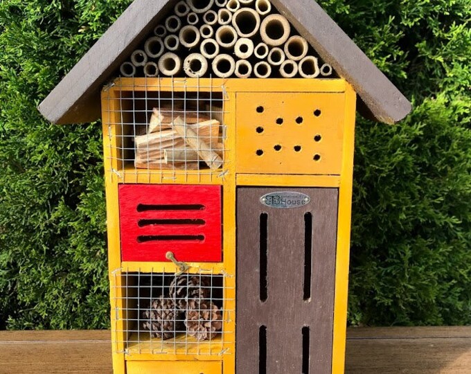 Holiday Pollinator Hotel Multi Room House Leaf Cutter & Mason Bees ...