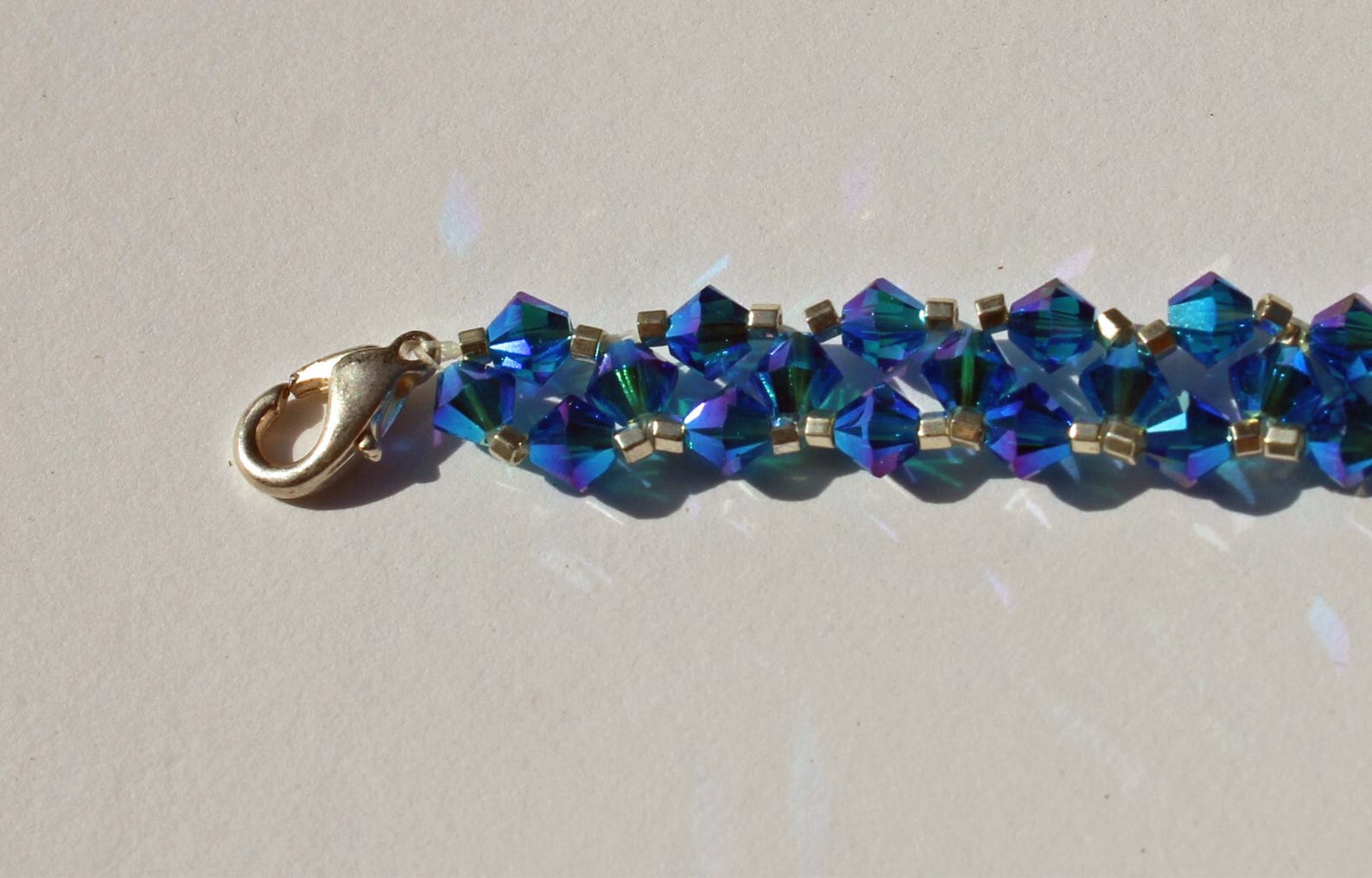 Pulsera azul brillante - Etsy España