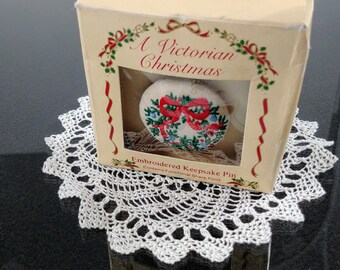 Vintage Hallmark Pin - Etsy