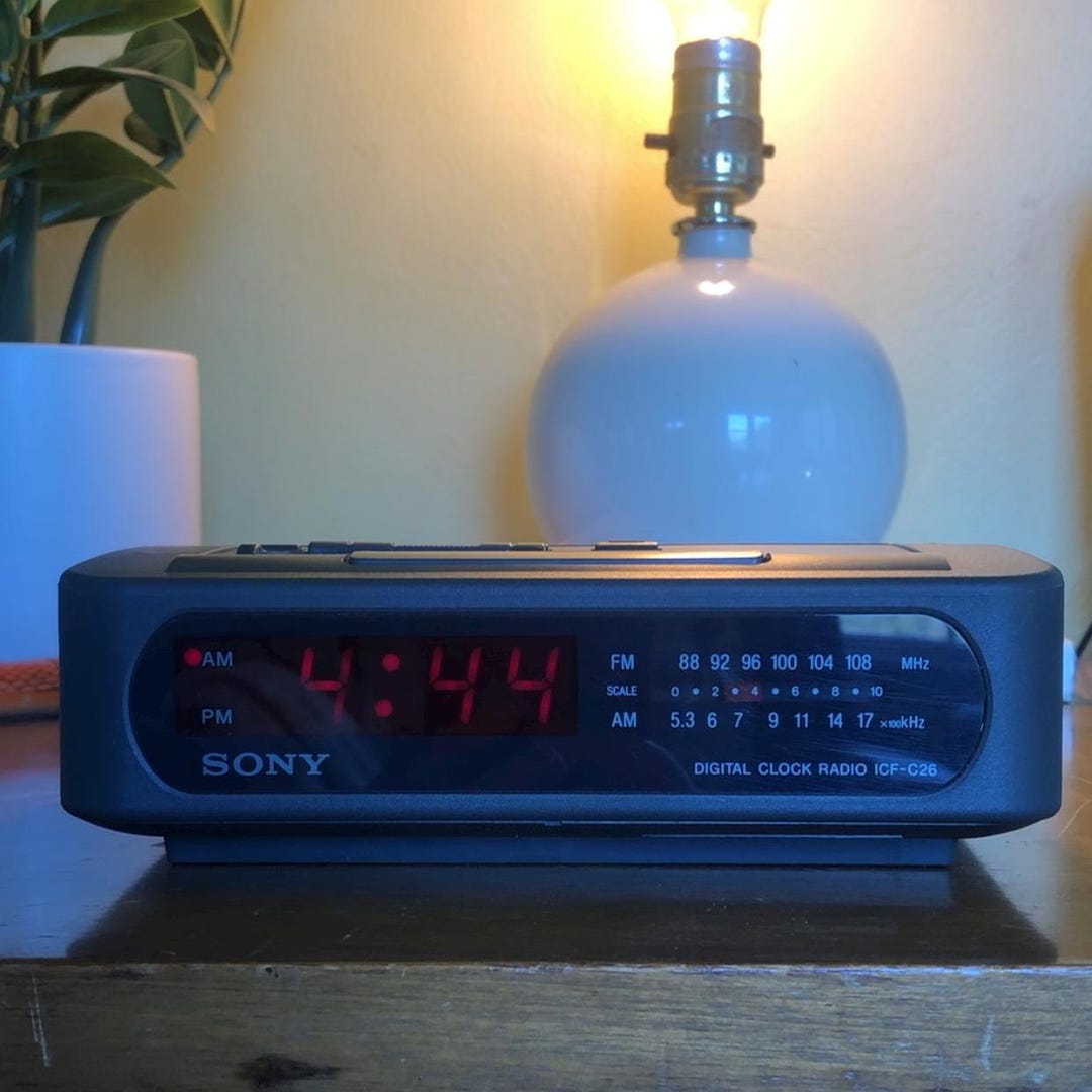 Vintage Sony Dream Machine Digital Clock AM FM Radio ICF-C26 Tested ...