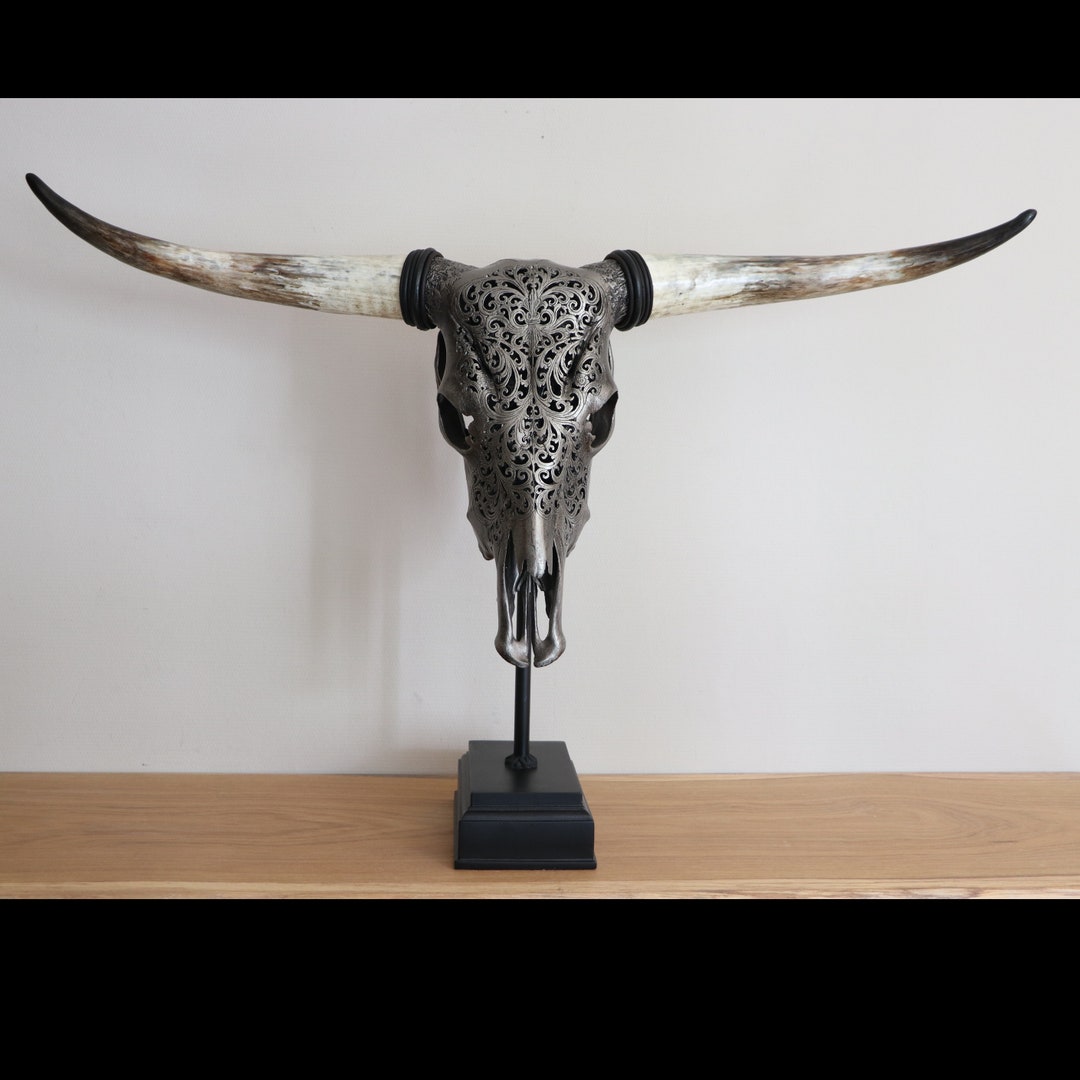 Cráneo de búfalo sobre pedestal, cráneo de toro tallado a mano, cráneo ...