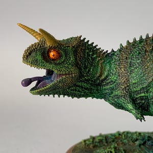 Carnotaurus Chameleon Variant (from Michael Chriton's "the Lost World ...