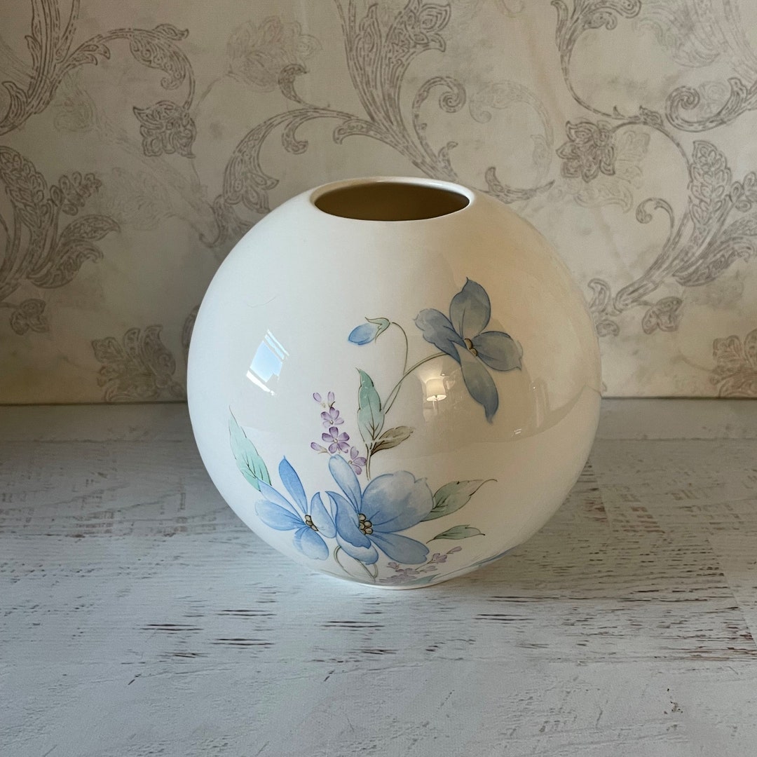 Vintage Toyo Floral Flower Vase, Spring Breeze, Pastel Flowers, Made in ...