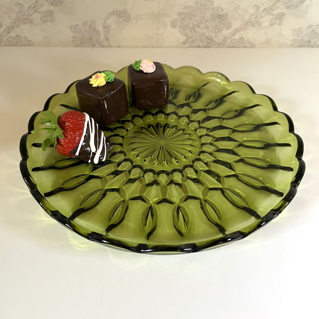 Vintage Fairfield 10" Plate, Avocado Green, Dinner Plate, Cake Plate ...