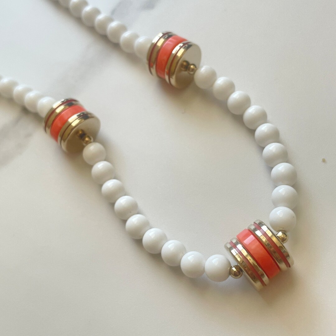 Vintage Coral Disc Bead Necklace Retro White Unique Closure Gold White ...
