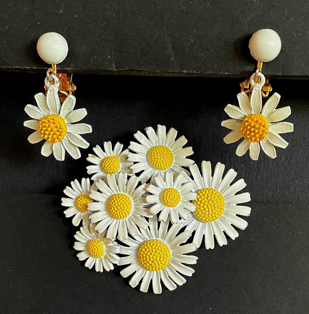 Vendome White Enamel Daisy Cluster Brooch With Matching Daisy Dangle ...