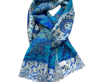 Beautiful scarves store
