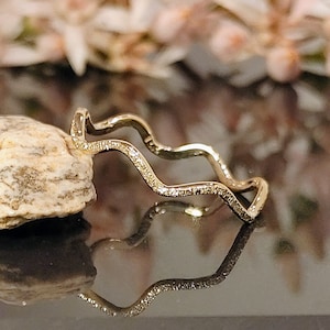 Wavy Ring, 14k/10k Solid Gold Wedding Ring, Gold Stardust Curvy Ring, Minimalist Gold Ring, Gold ...