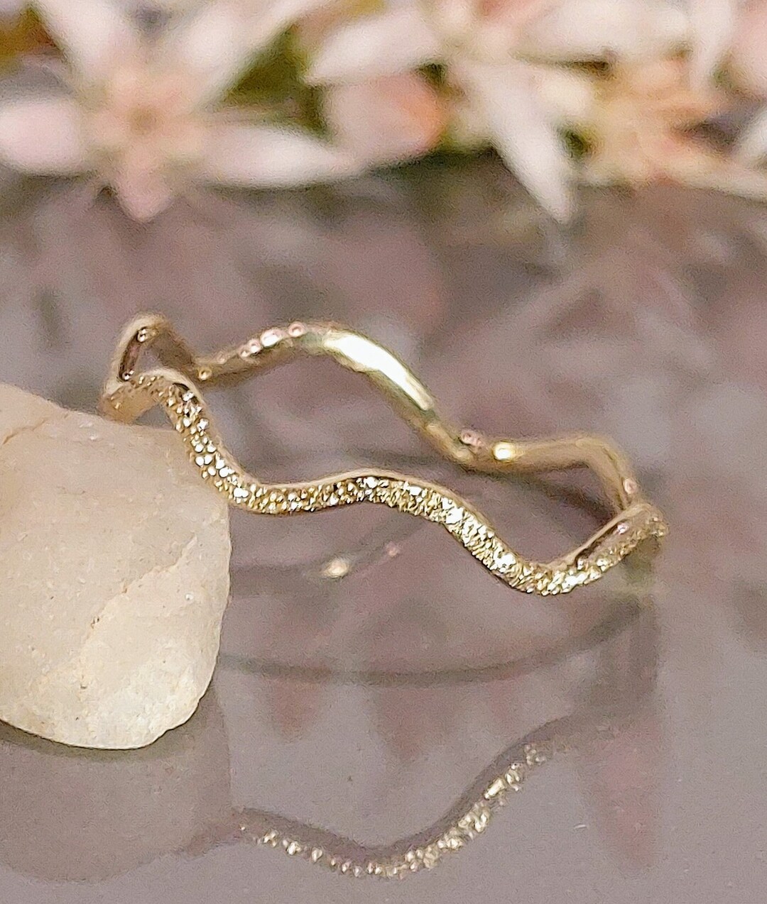 Wavy Ring, 14k/10k Solid Gold Wedding Ring, Gold Stardust Curvy Ring ...