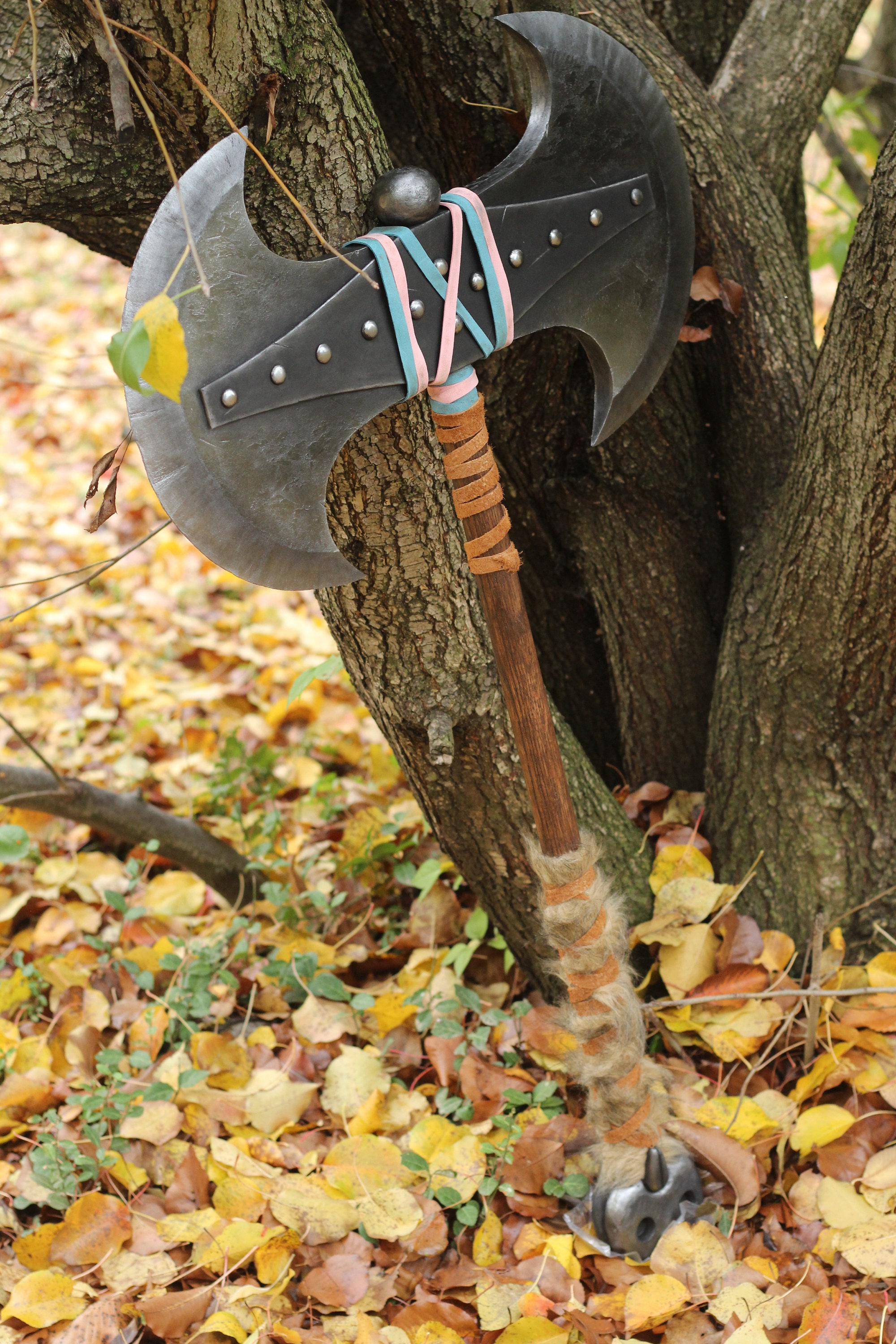 Astrid Realistic Cosplay Battle Axe - How to Train Your Dragon 1, 2 ...