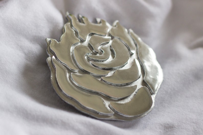 Ruby Rose Silver Brooch Pin or Belt Buckle RWBY Cosplay - Etsy