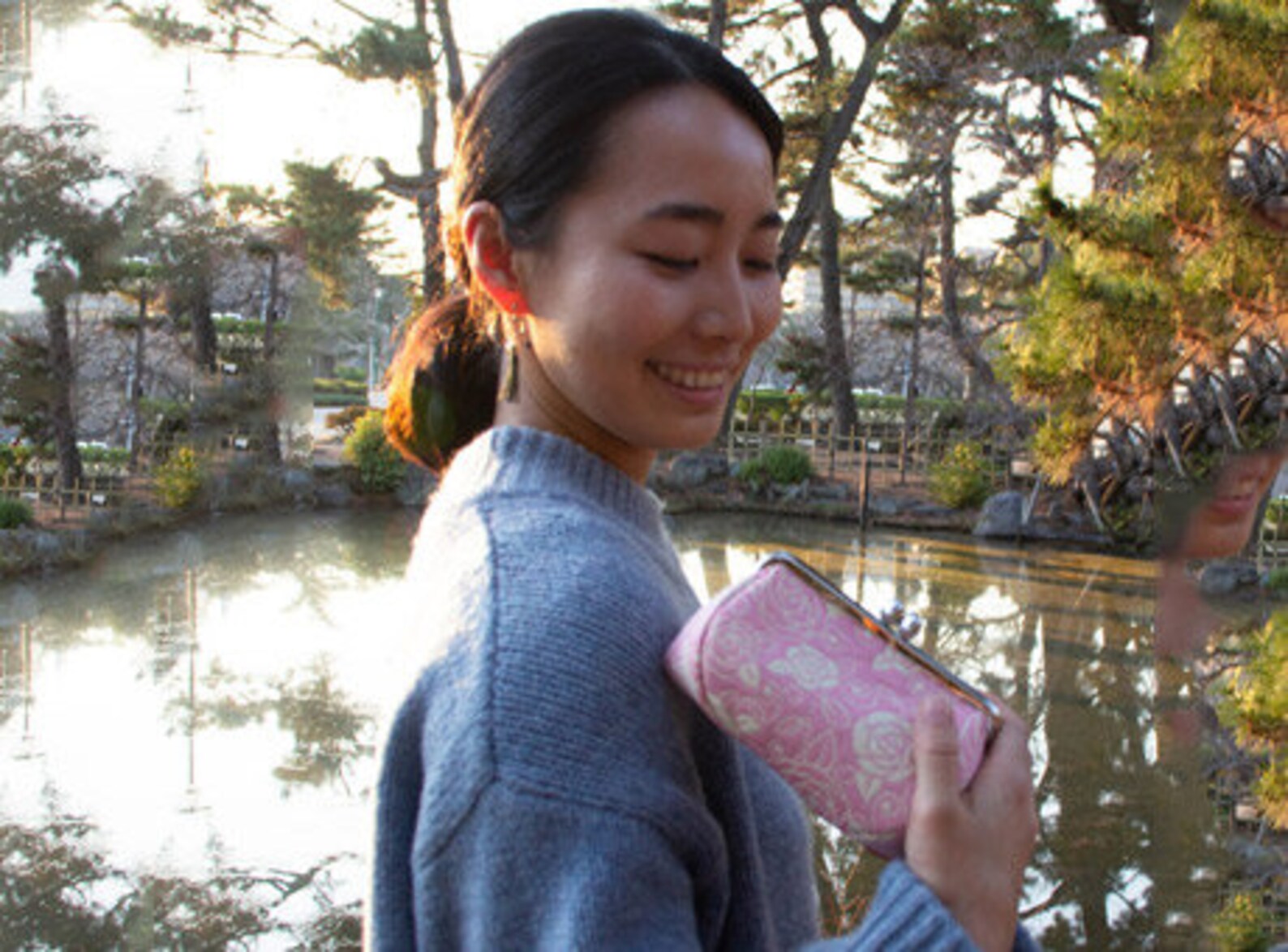 Rose Weaved Metal Clasp Pouch / Kiss Lock Makeup Pouch / Japanese ...