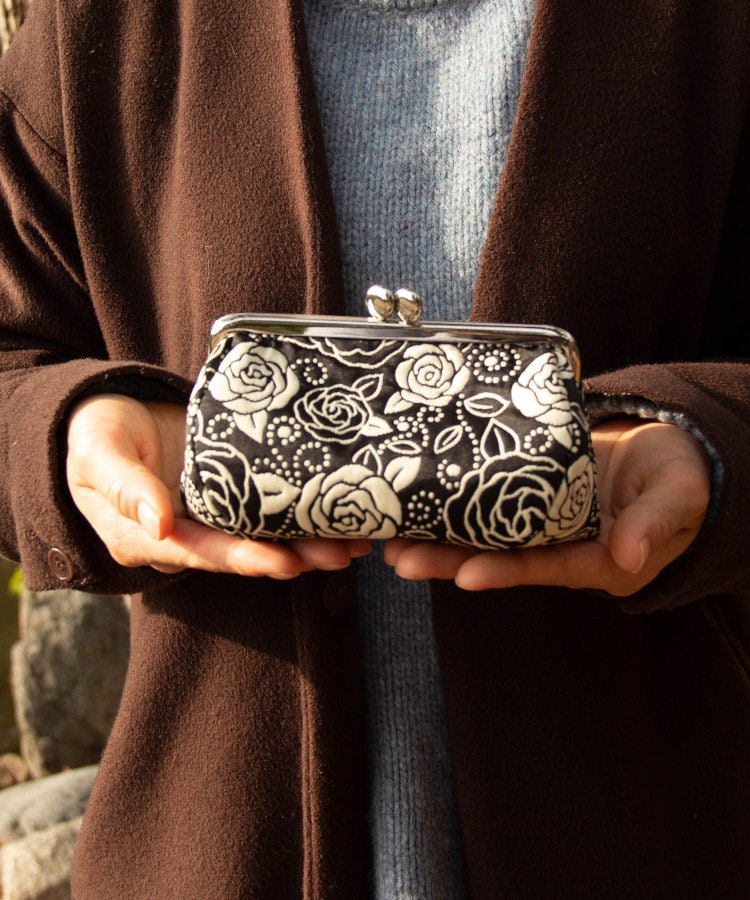 Rose Weaved Metal Clasp Pouch / Kiss Lock Makeup Pouch / Japanese ...