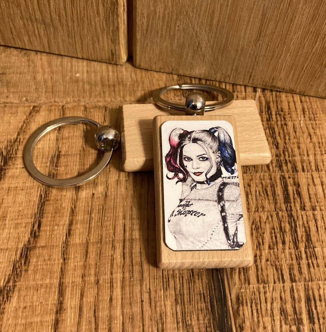 Margot Robbie Keychain, Wood Keyring, Small Gifts, for Him, for Her ...