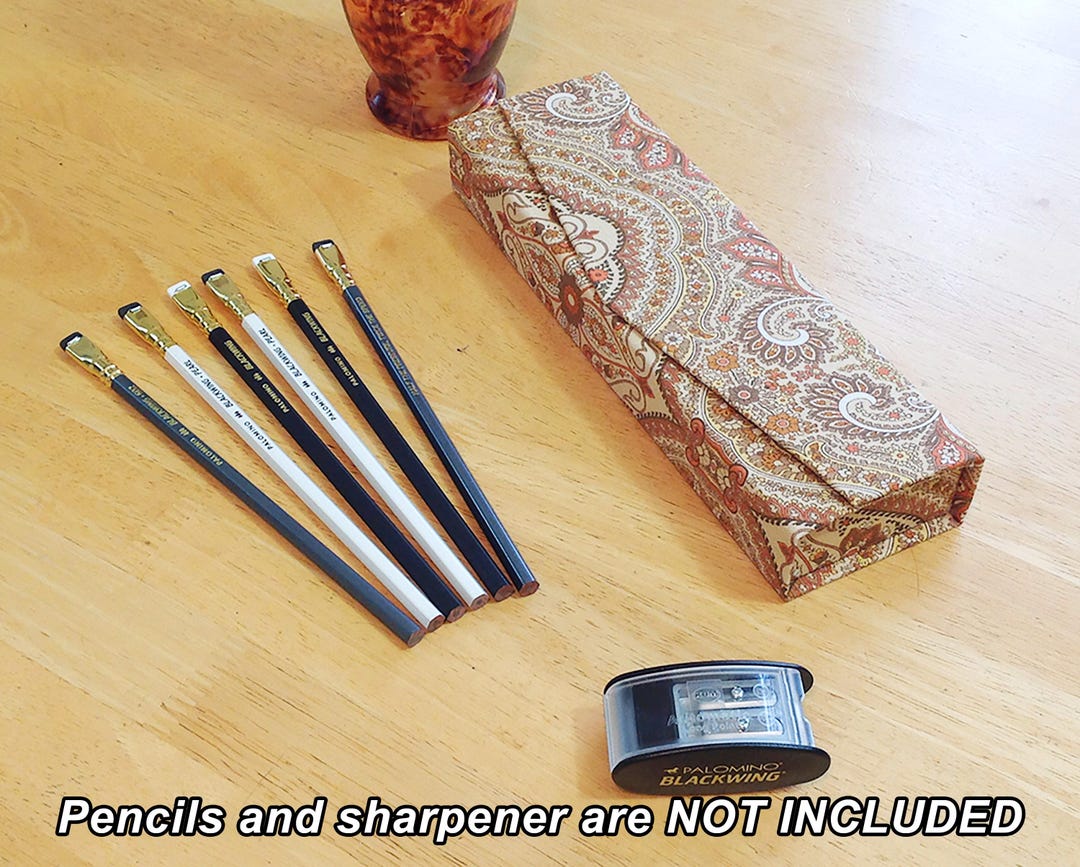 Caixa de lápis projetada para guardar lápis Blackwing, feita à mão ...