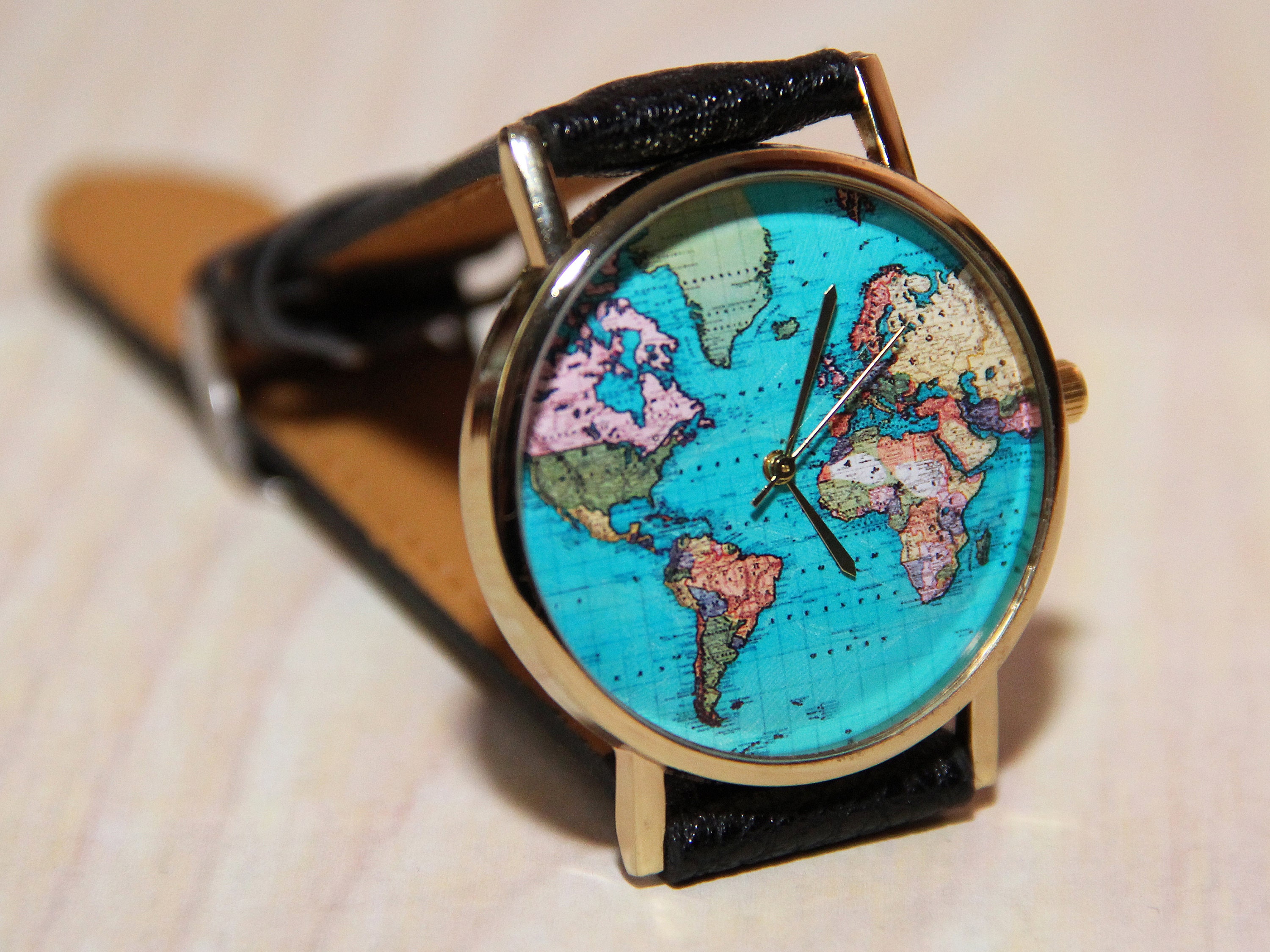 Wristwatches Travelers, Wristwatch World Map, Globe Clock, Women's ...