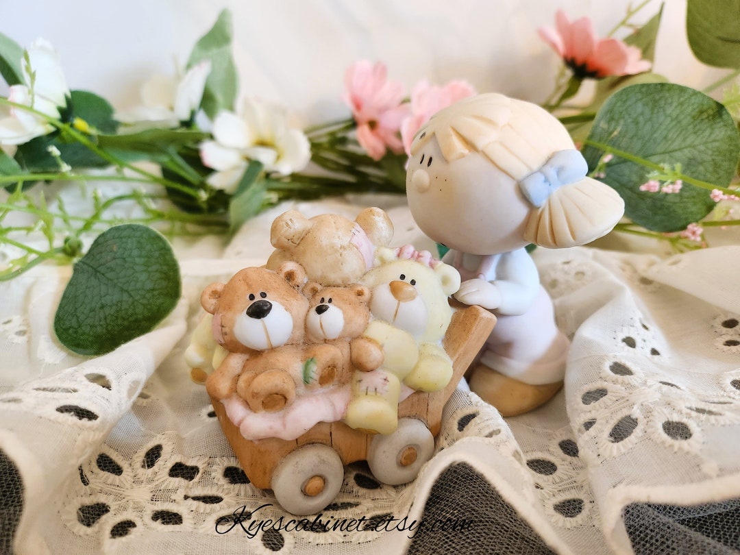 Bumpkins Figurines by Fabrizio standing Room Only, Little Girl With Toy ...