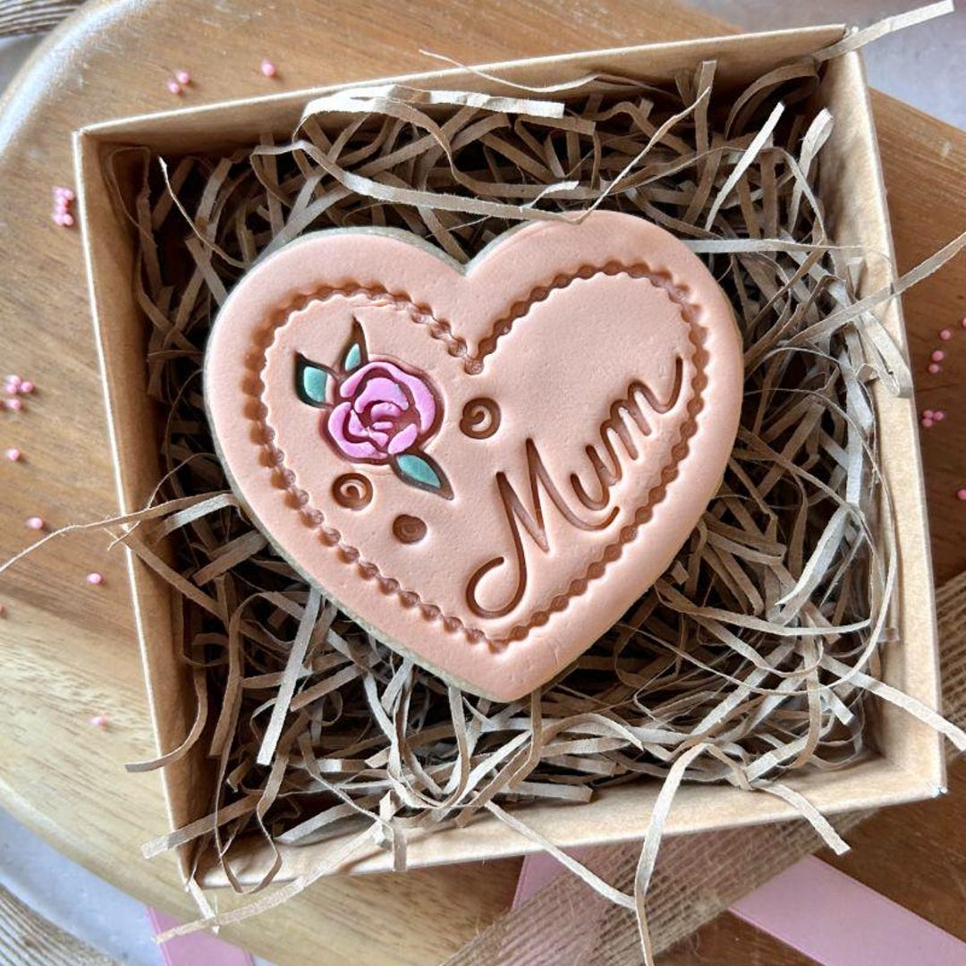 Mum in Heart Cookie Cutter and Stamp, Happy Mother's Day, Mum Cookie ...