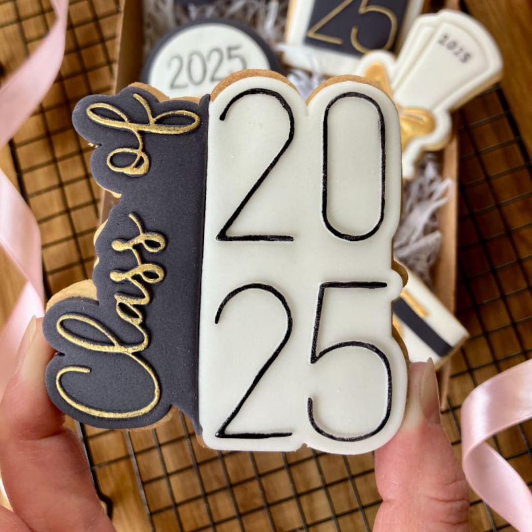 Class of 2025 Cookie Cutter & Embosser Set – Graduation Cookie Stamp ...