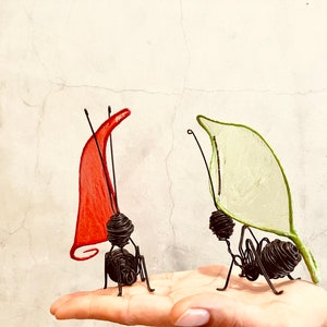 Ant Working, Ant With Green Leaf. Black Ant Ant to Decorate. Wire Ant ...
