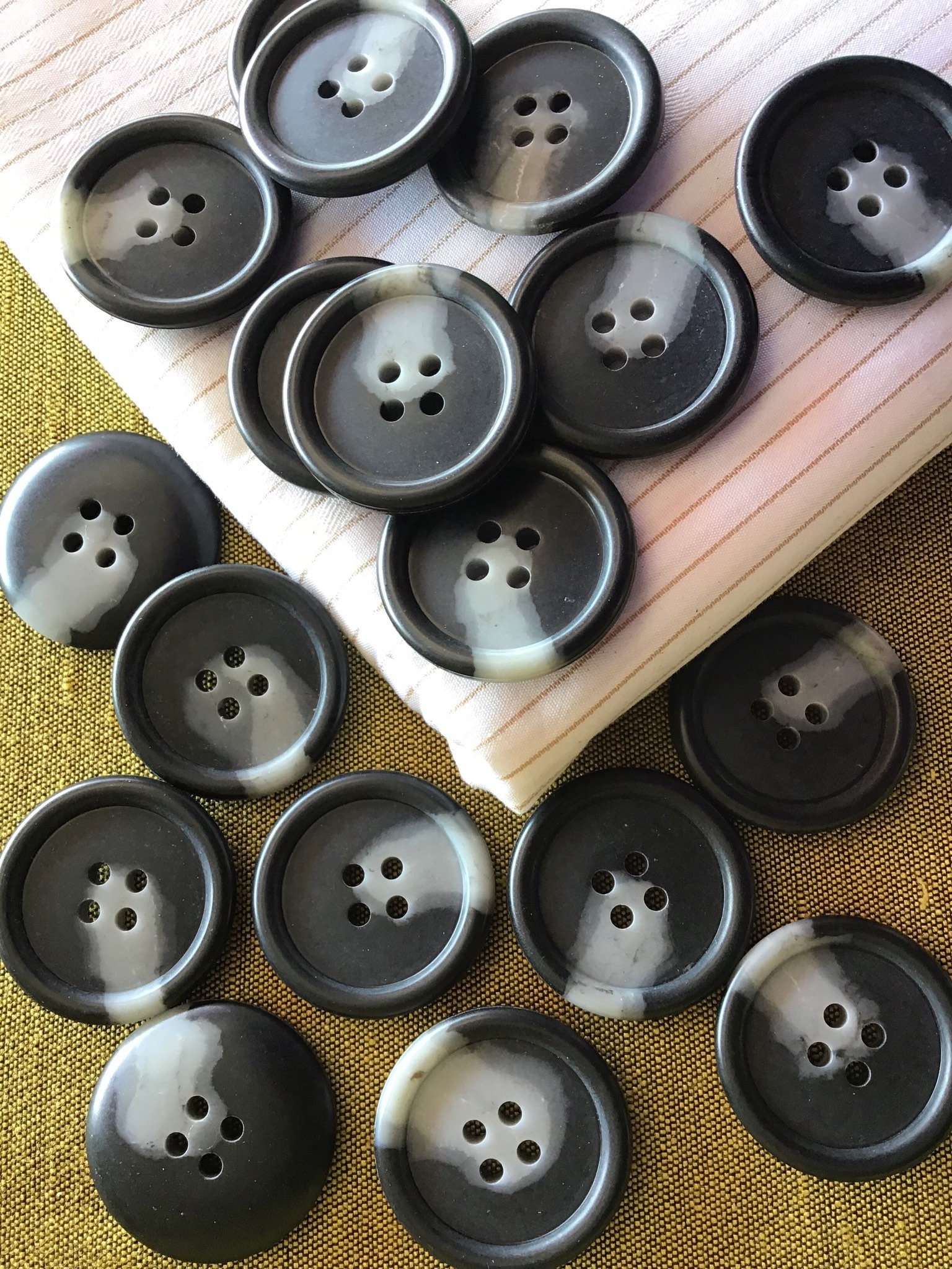 Italian GREY BLACK 4 HOLE Buttons 1-1/8 28mm 44L Black | Etsy
