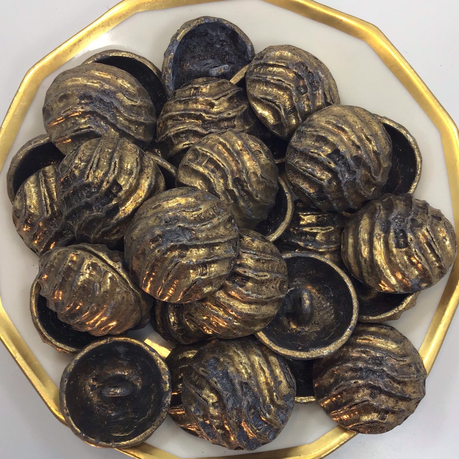 ANTIQUE GOLD METAL Buttons 1-1/8 Vintage Metal Shank | Etsy