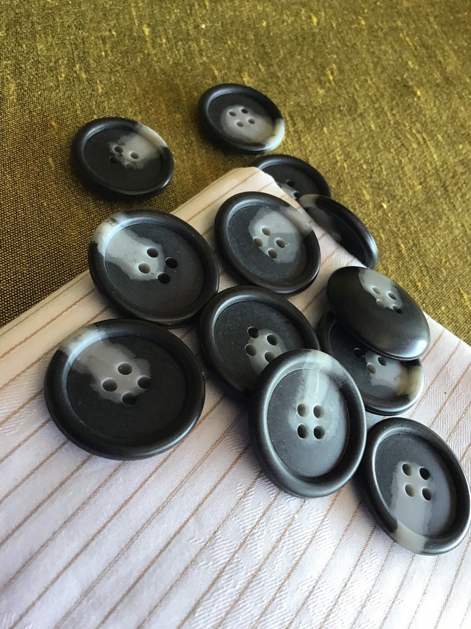 Italian GREY BLACK 4 HOLE Buttons 1-1/8 28mm 44L Black | Etsy
