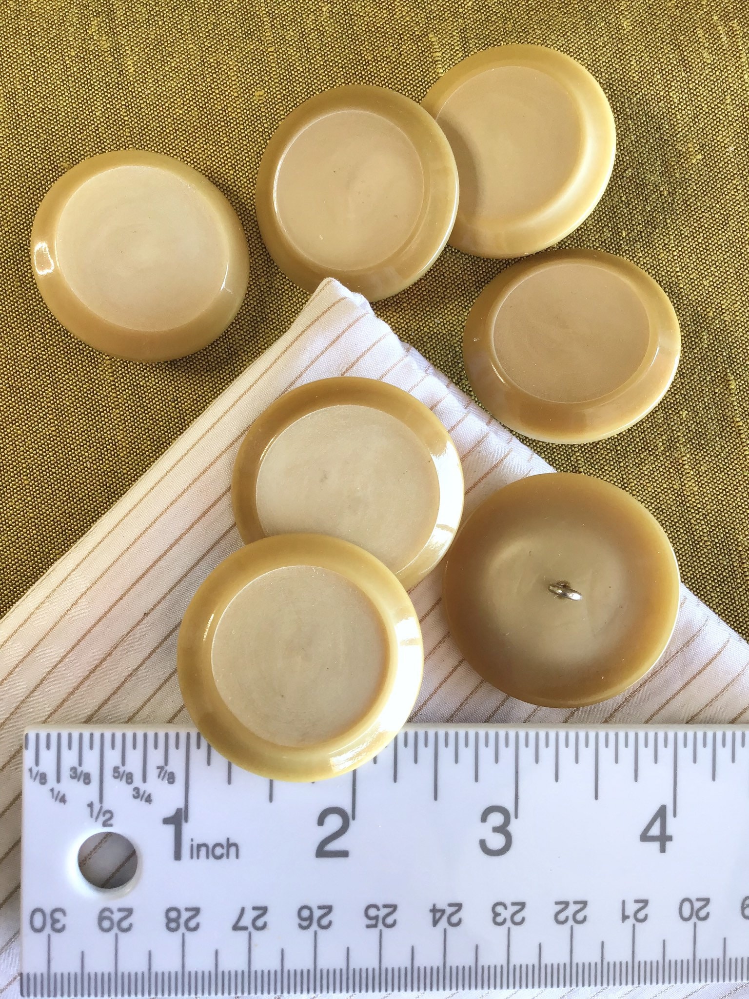 ITALIAN QUALITY Tan Shank Buttons 1-1/2 Vintage Sewing - Etsy