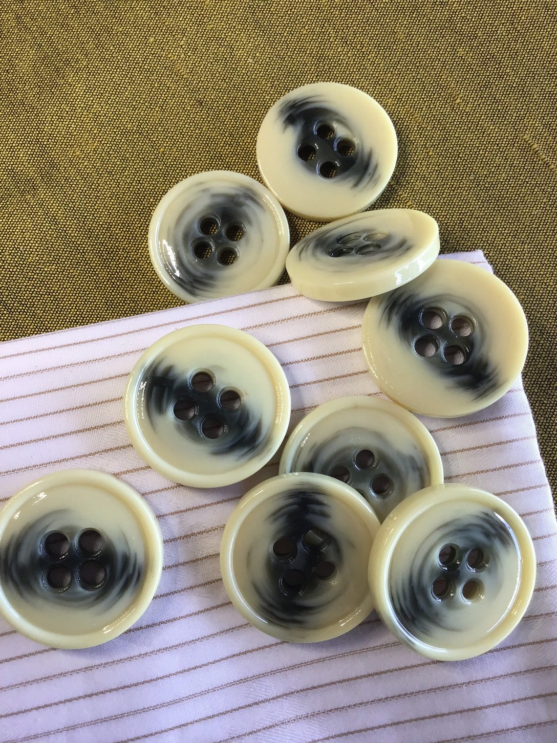 Italian BEIGE LARGE 4 HOLE Buttons 1-1/4 30mm 48L Grey | Etsy