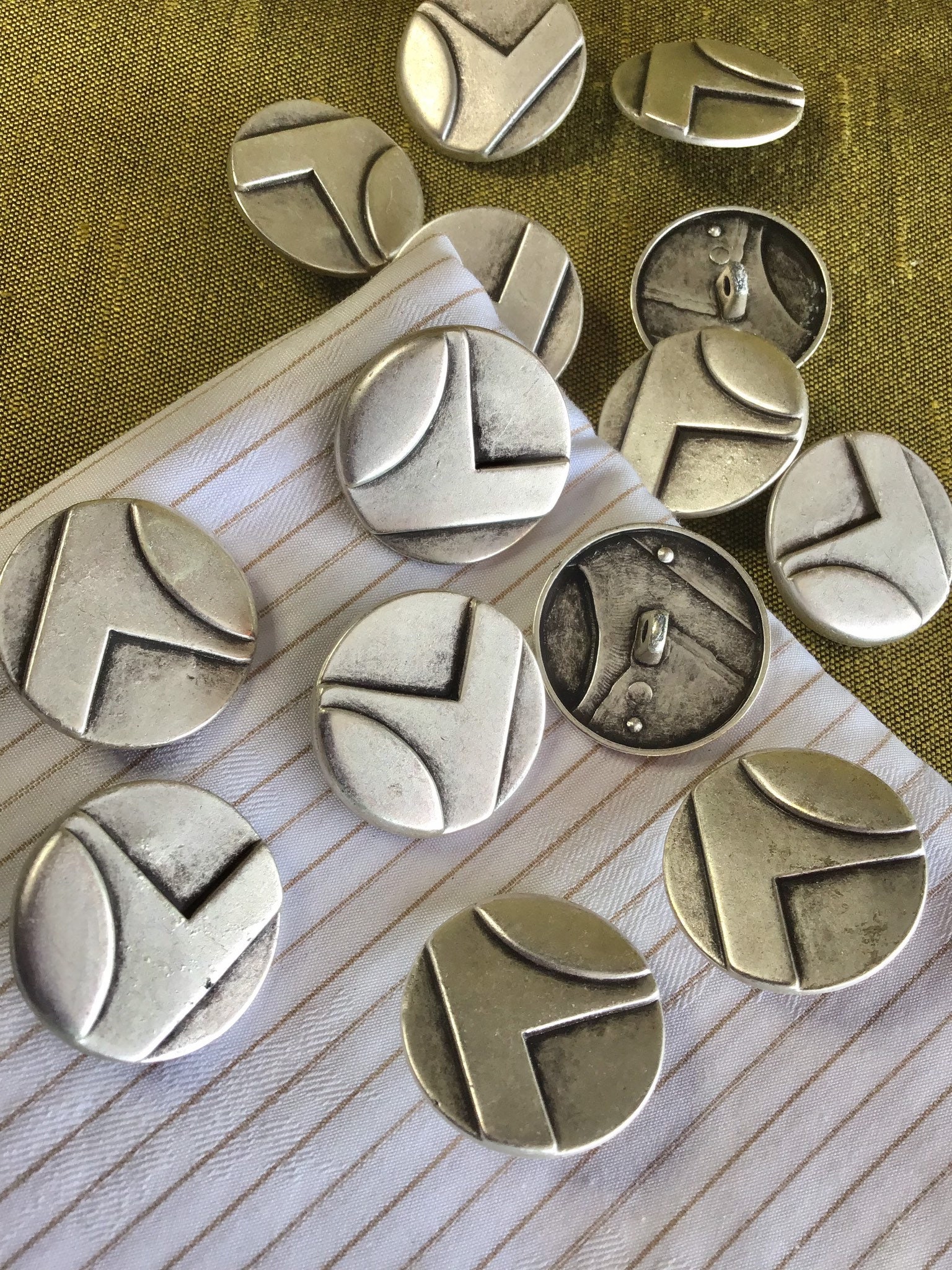 ITALIAN 1 SILVER EMBOSSED Buttons 25mm 40L Fashion - Etsy