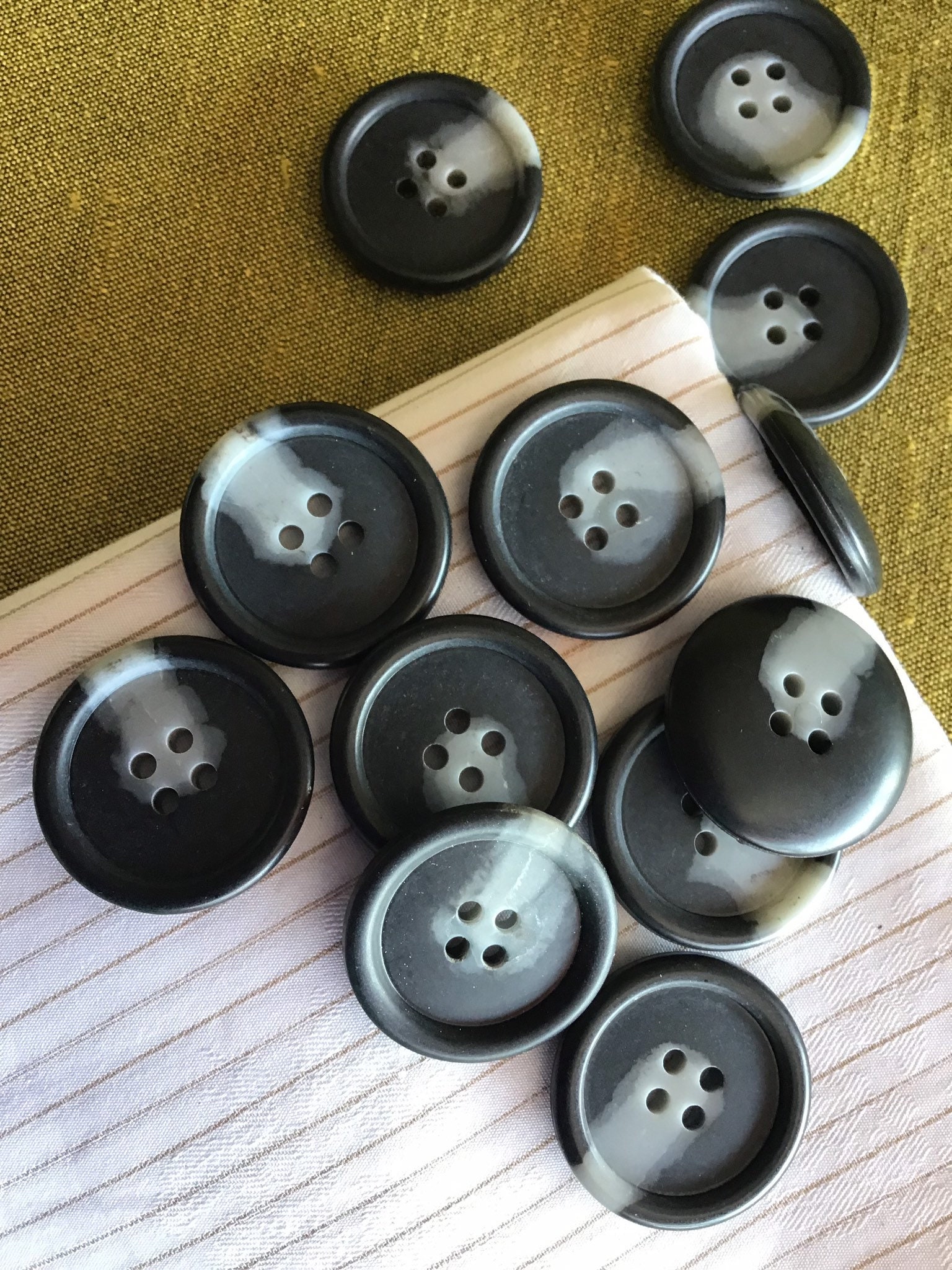 Italian GREY BLACK 4 HOLE Buttons 1-1/8 28mm 44L Black | Etsy