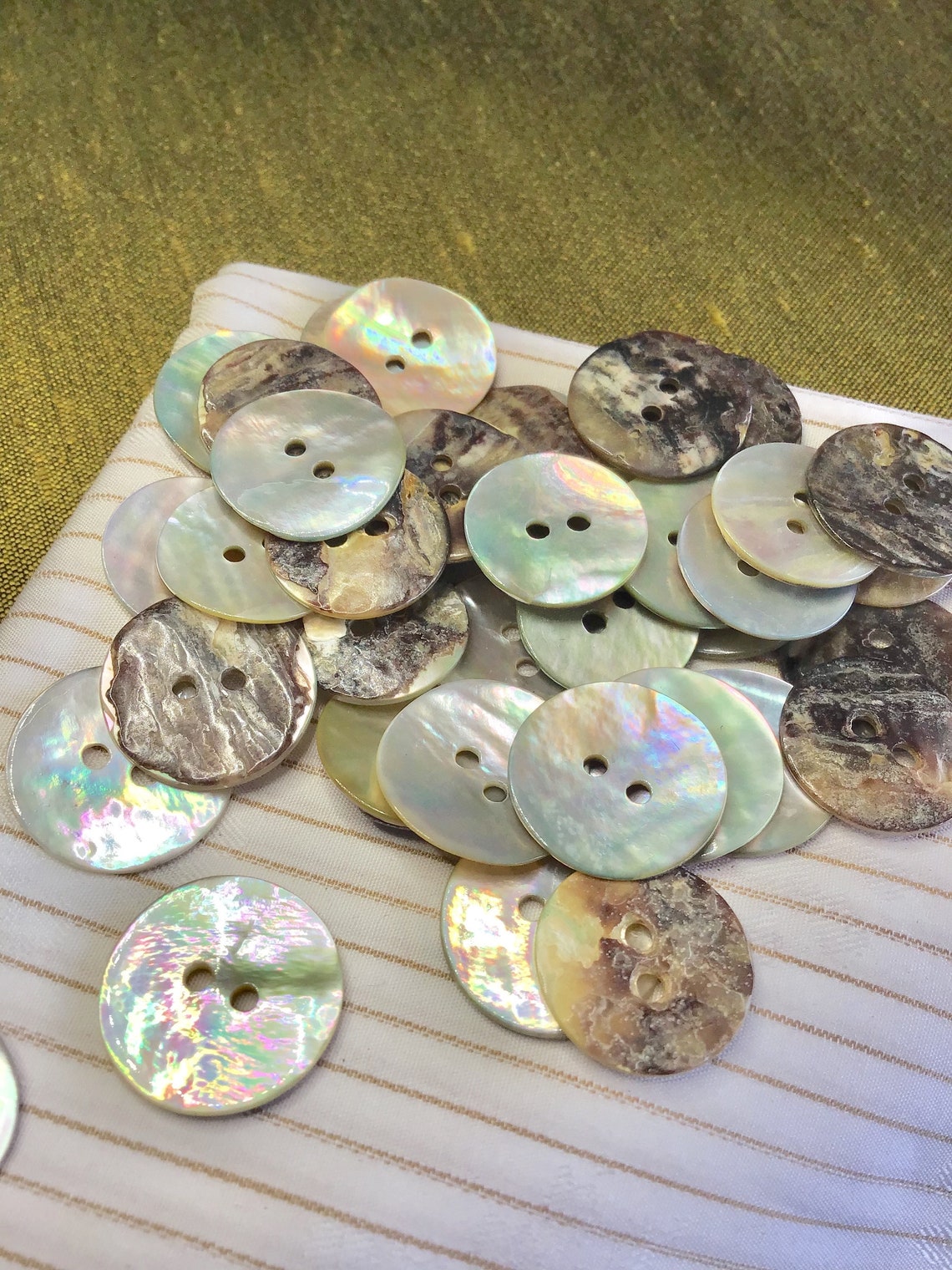 Vintage Mother of Pearl Buttons: 18mm Shell Buttons - Etsy