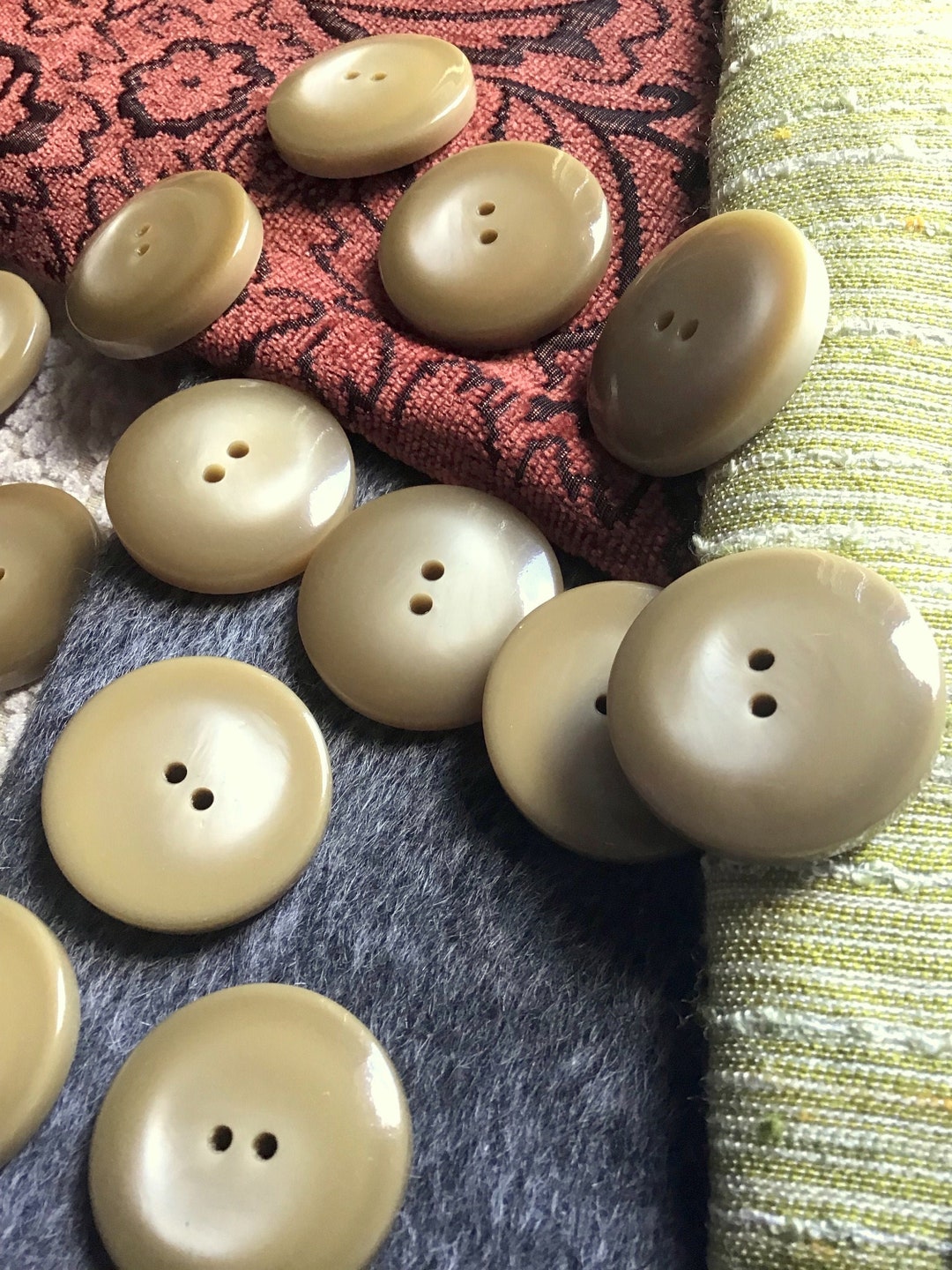 ITALIAN Pearl-like Tan Buttons VINTAGE Sewing Button for Clothing ...