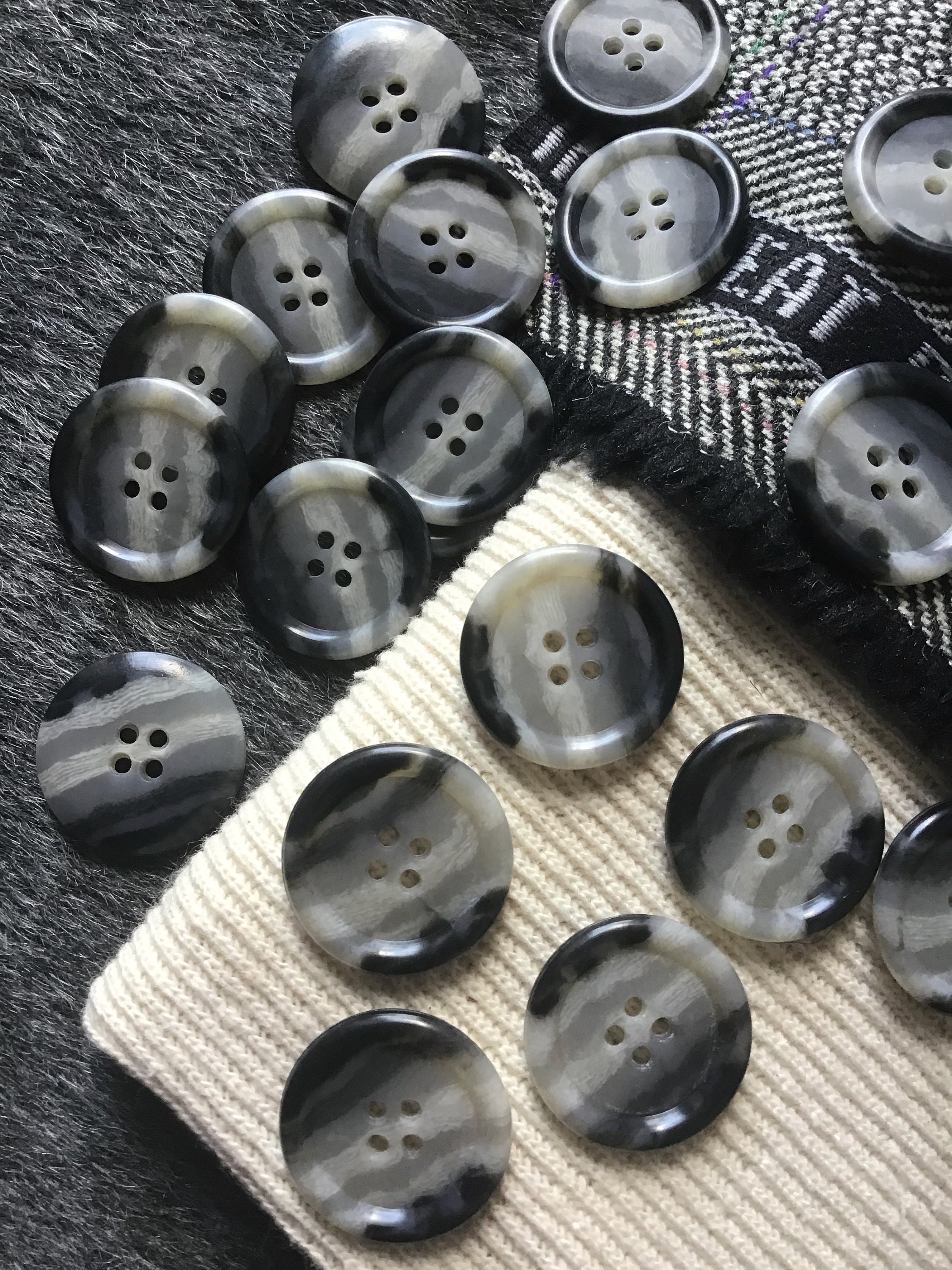 1" Grey Buttons WHOLESALE 4 Hole Buttons VINTAGE 25mm 40L Gray Buttons ...