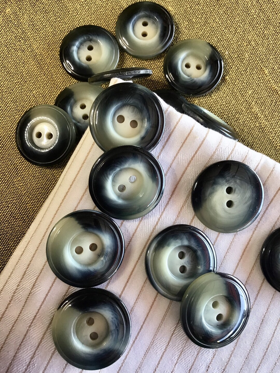 Italian 2 HOLE STORMY GREY Buttons 7/8" (23mm) 36L Gray Buttons ...