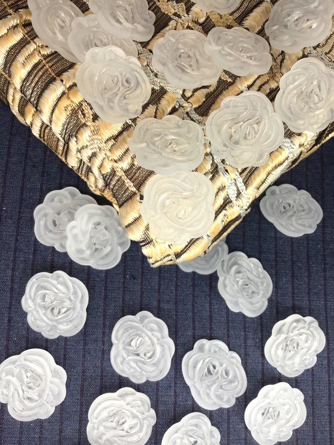 Vintage Frosted Flower Shank Buttons: Clear White, 23mm - Etsy