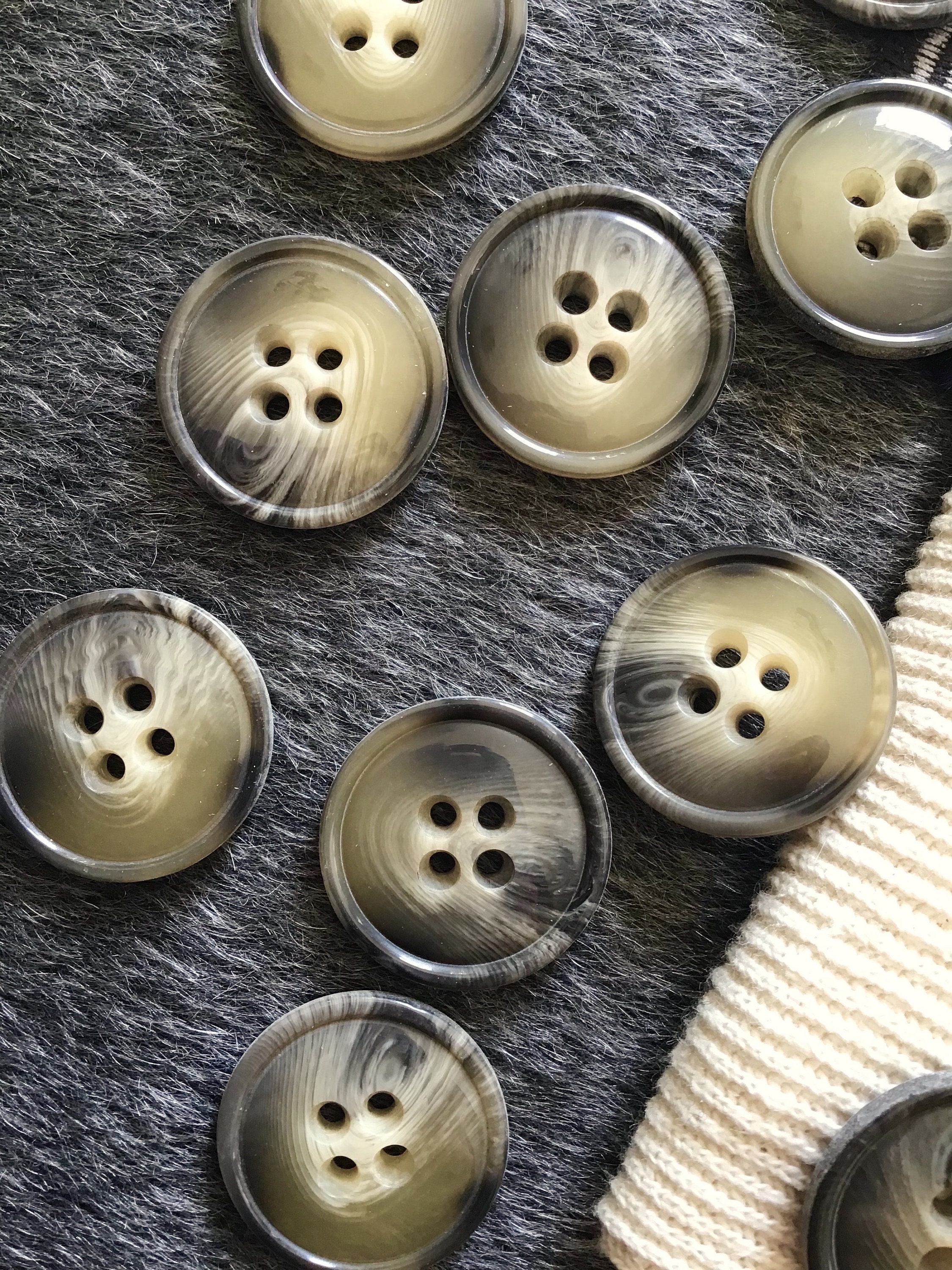 ITALIAN Taupe Grey Clear SWIRL Buttons VINTAGE 4 Hole Buttons - Etsy