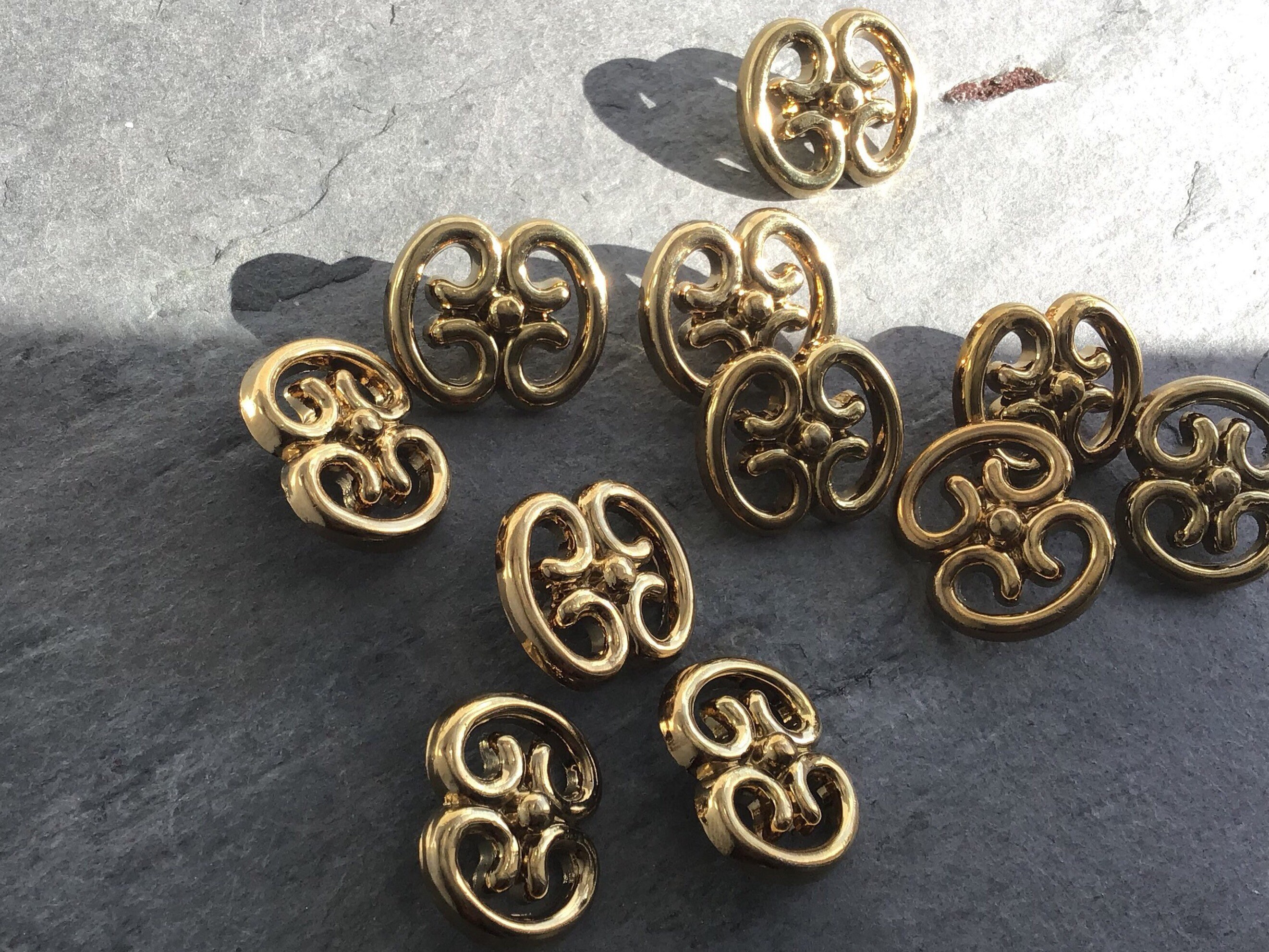 GOLD Metallic Shank Buttons 3/4 X 1 Vintage Sewing | Etsy