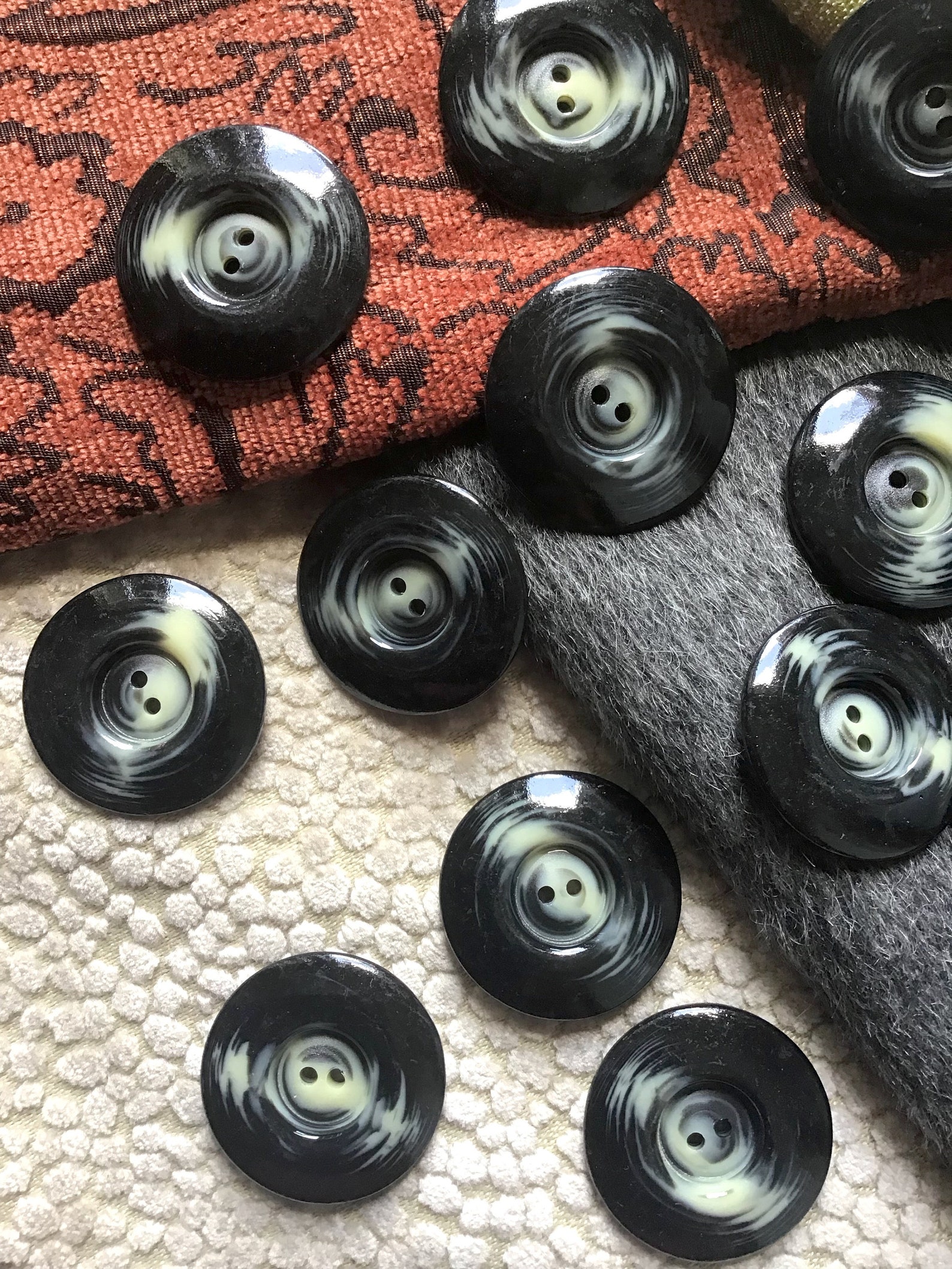 QUALITY ITALIAN Black Cream Buttons Vintage Sewing Button for Clothing ...