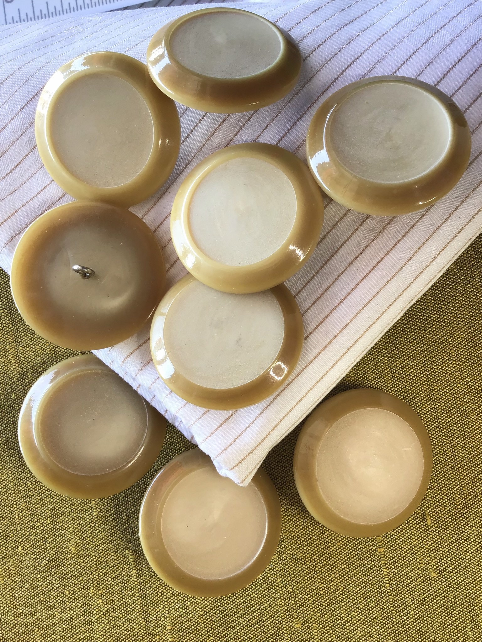 ITALIAN QUALITY Tan Shank Buttons 1-1/2 Vintage Sewing - Etsy