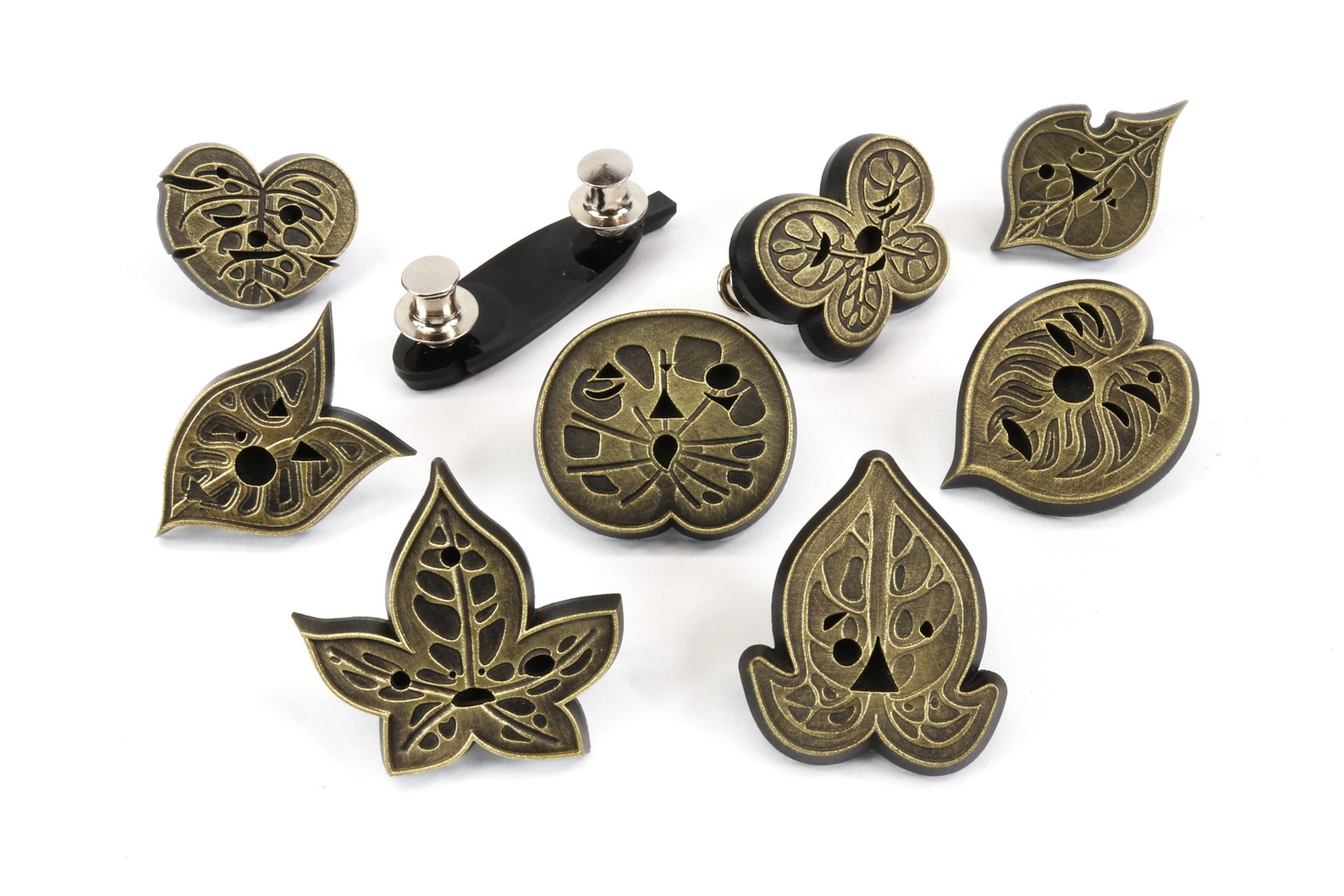 Korok Mask Brass Pin – Great Deku Tree Spirit Badge - Etsy