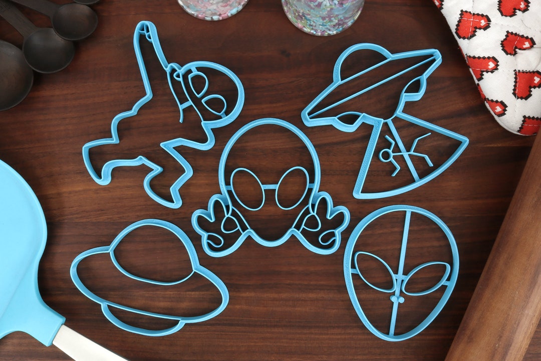 Cute Aliens Cookie Cutters, Set 1 - UFO Cookie Cutter, Alien Abduction ...