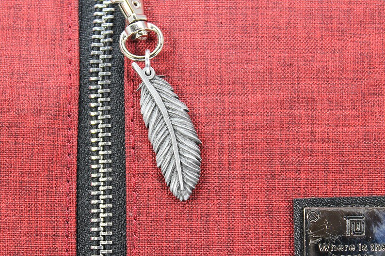 Final Fantasy Chocobo Feather Pendant / Keychain: Antiqued Resin KY1 - Etsy