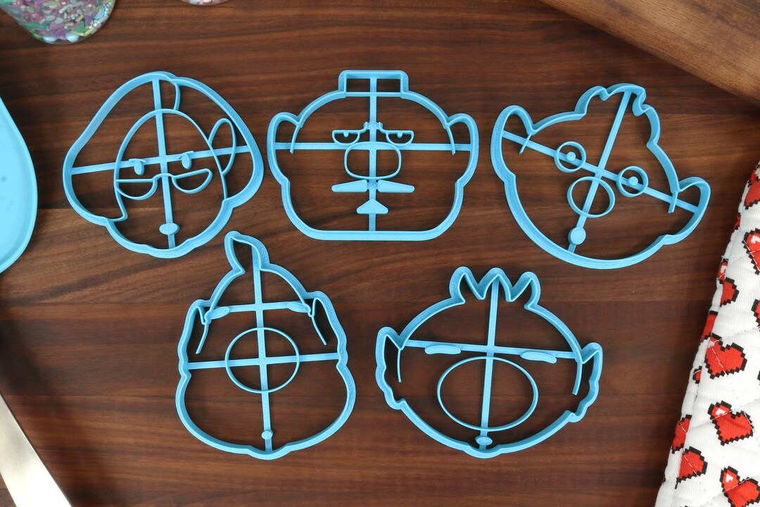 Plant Minions Cookie Cutter Set: Alph, Brittany, Charlie, Louie, Olimar ...