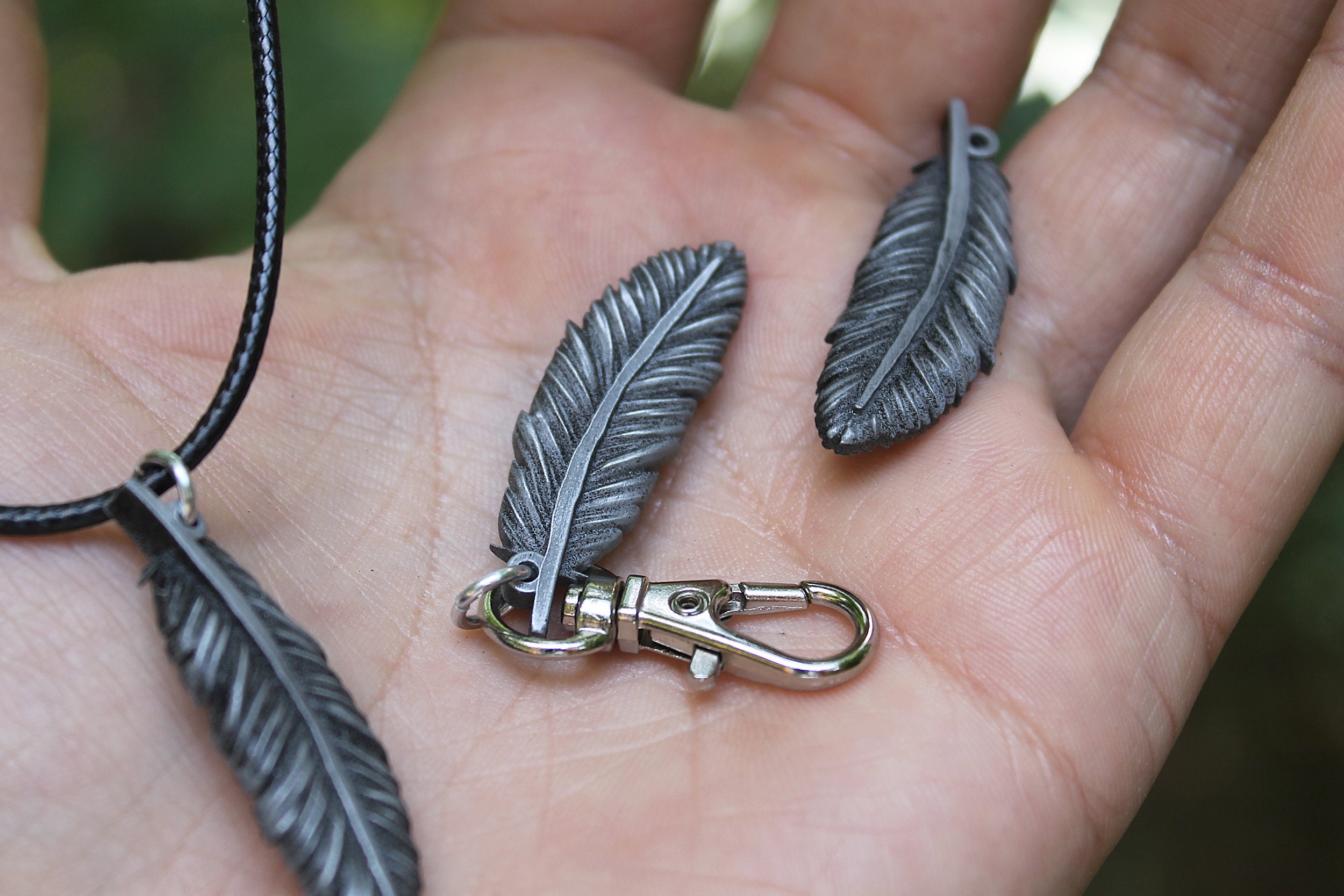 Final Fantasy Chocobo Feather Pendant / Keychain: Antiqued Resin KY1 - Etsy